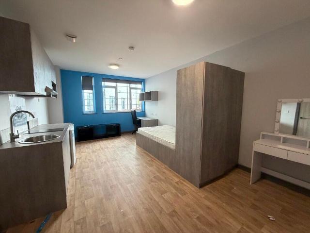 Studio flat for rent in Babington Lane, Derby, DE1