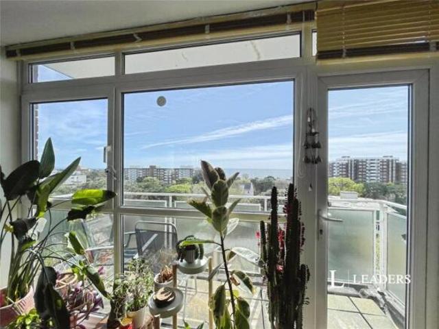 2 bedroom flat for rent in Bath Road, Bournemouth, Dorset, BH1