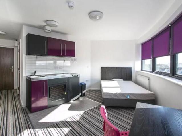Studio flat for rent in Bath Road, Bournemouth, Dorset, BH1