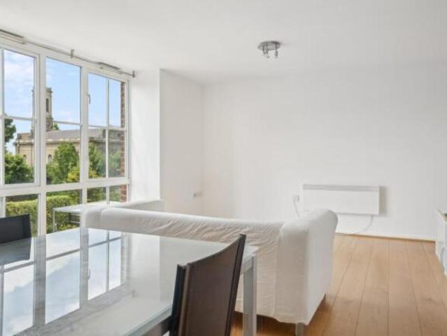 Studio flat for rent in Bazalgette Court, Riverside, Hammersmith, W6