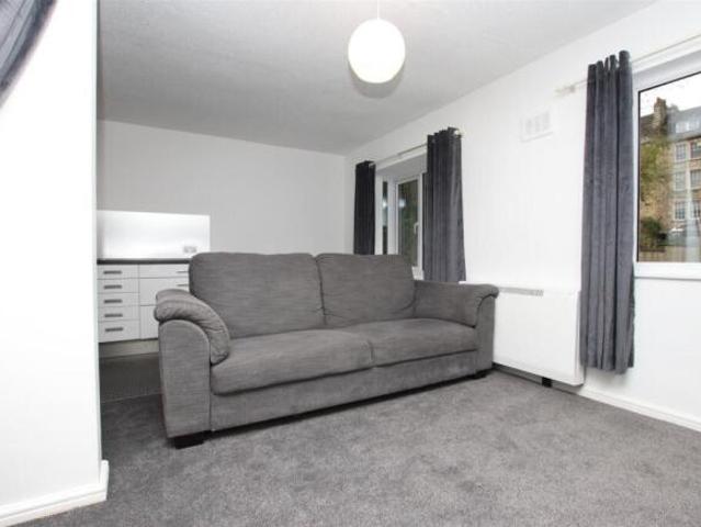 Studio flat for rent in Bedford Court, Bath, BA1