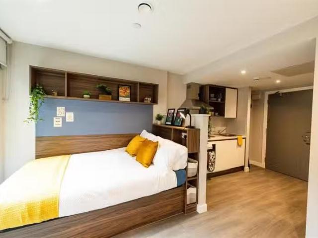 Studio flat for rent in Belfast Student September, BT15