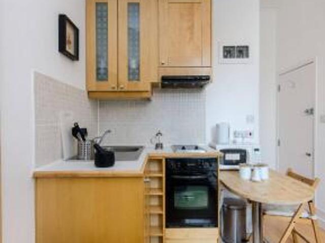 Studio flat for rent in Belgrave Road, London, SW1V