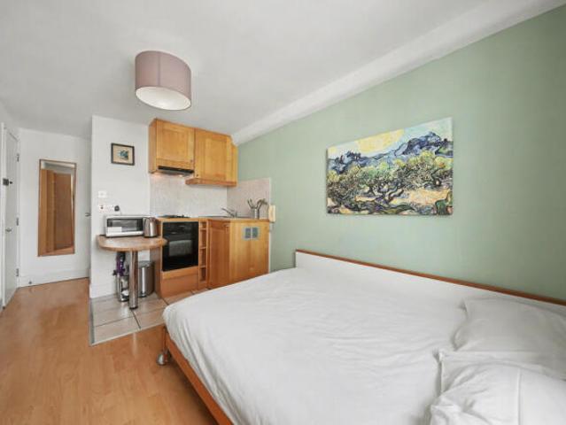 Studio flat for rent in Belgrave Road, London, SW1V