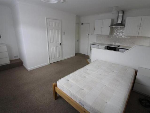 Studio flat for rent in Bellevue Road, Southampton, SO15