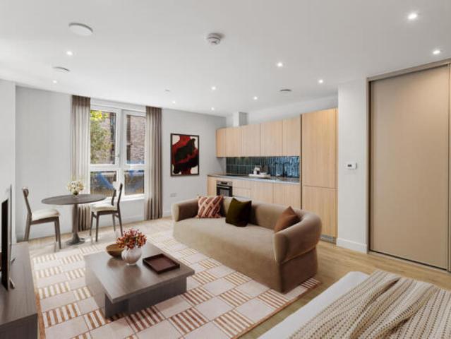 Studio flat for rent in Biscuit Walk, London SE16
