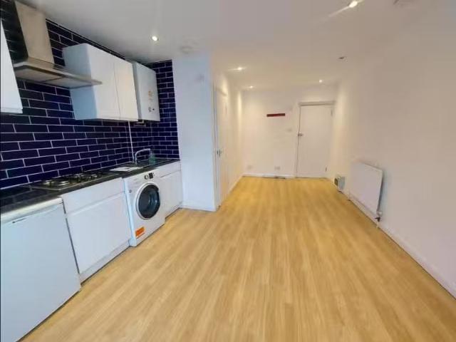 Studio flat for rent in Boundary Road BN3 5TD, BN3
