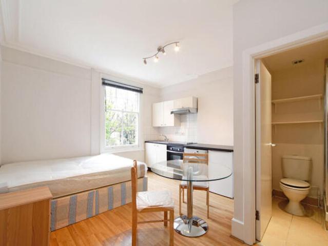 Studio flat for rent in Bournevale Road, LONDON, SW16 2BA, SW16