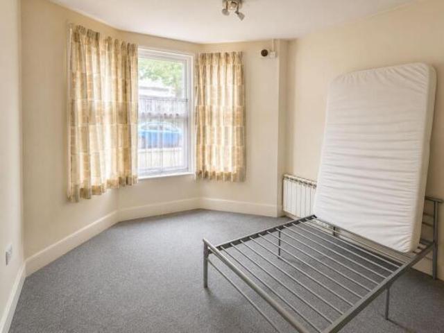 Studio flat for rent in Bourne Street, Eastbourne, BN21 3EP, BN21