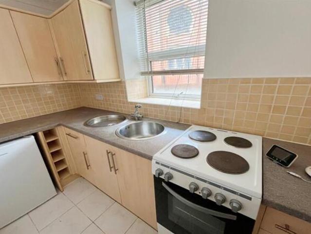 Studio flat for rent in Bournemouth, BH1