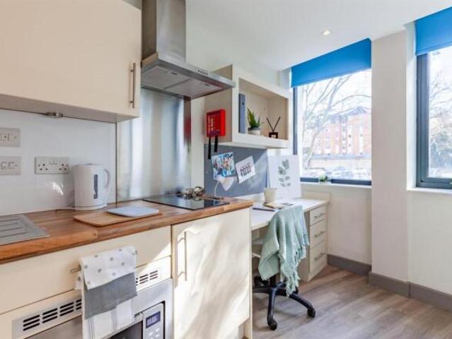Studio flat for rent in Bournemouth | Student | September | BH1