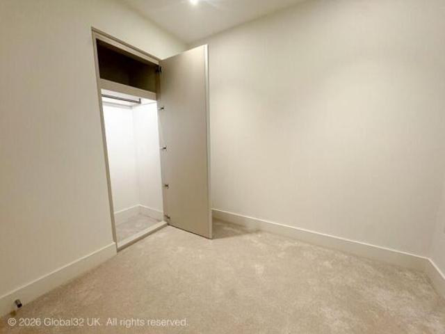 Studio flat for rent in Maple Mews, London, E3