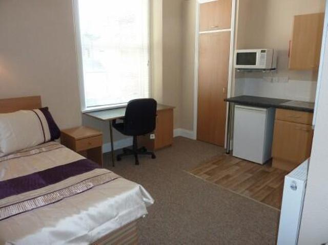 Studio flat for rent in Bowden Hall, Plymouth, PL4