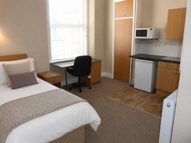 Studio flat for rent in Bowden Hall, Plymouth, PL4
