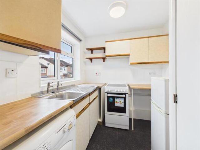 Studio flat for rent in Black Prince Avenue, Coventry, CV3