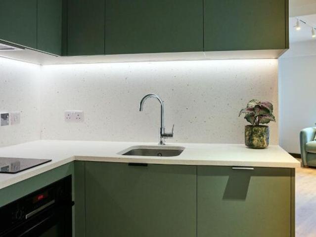 Studio flat for rent in Blackhorse Lane, London, E17