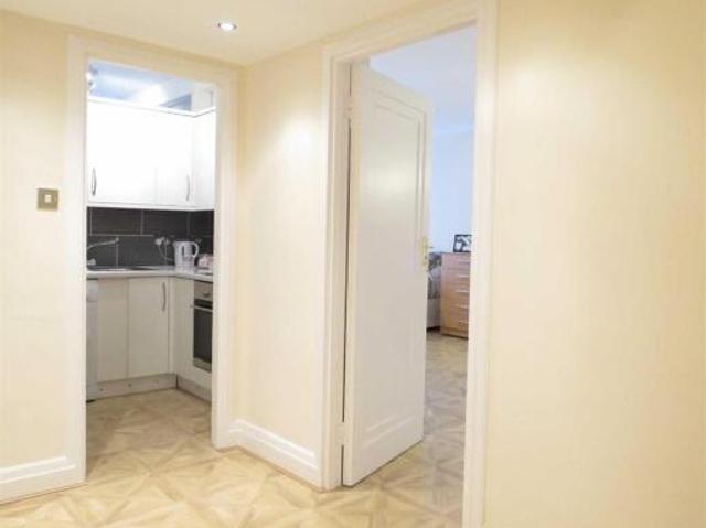 Studio flat for rent in Brown Street, Marylebone, W1, W1H