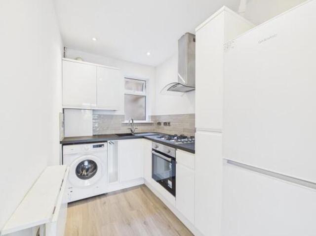 Studio flat for rent in Broadwater Road, Worthing, BN14 8AD, BN14