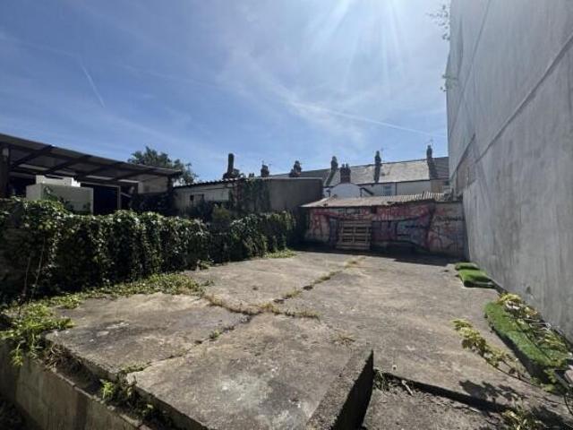 Studio flat for rent in Broadway Cardiff, CF24