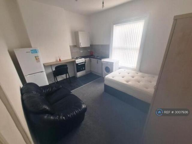Studio flat for rent in Bromwich St, Bolton, BL2