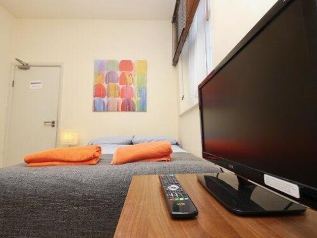 Studio flat for rent in Brondesbury Park, NW6