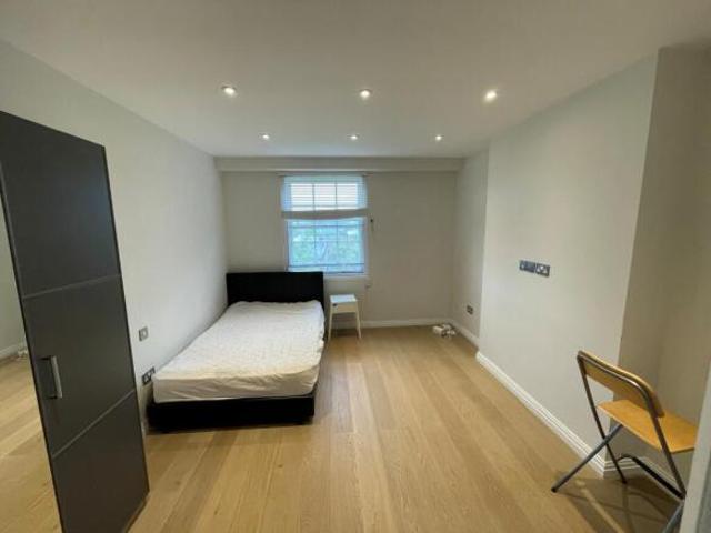 Studio flat for rent in Bronwen Court, Grove End Road, City Of Westminster, London, NW8