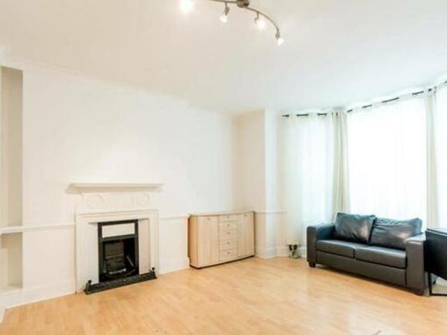 Studio Flat For Rent In Brook Green, London