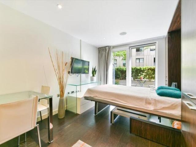 Studio flat for rent in Bramah House, Grosvenor Waterside, Westminster SW1W
