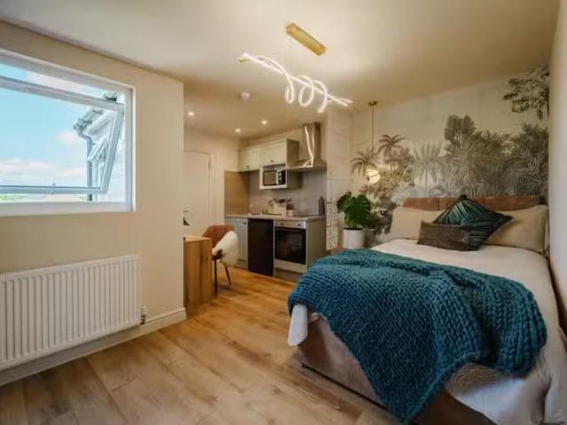 Studio flat for rent in BRAND NEW DESIGNER STUDIO, Peel Street.