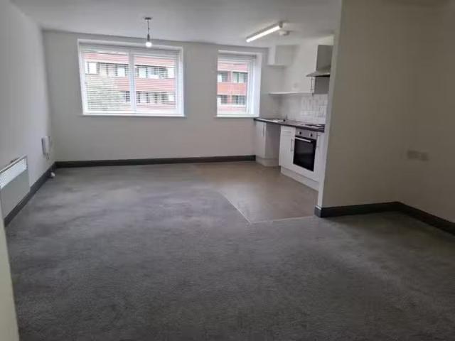 Studio flat for rent in Brecon House, Browns Green, Birmingham.