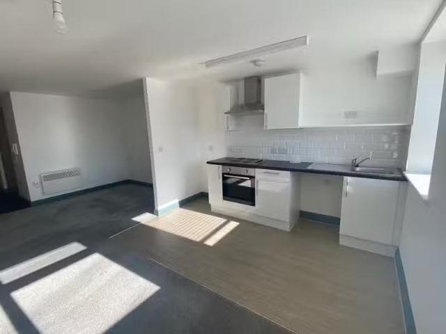 Studio flat for rent in Brecon House, Browns Green, Birmingham.