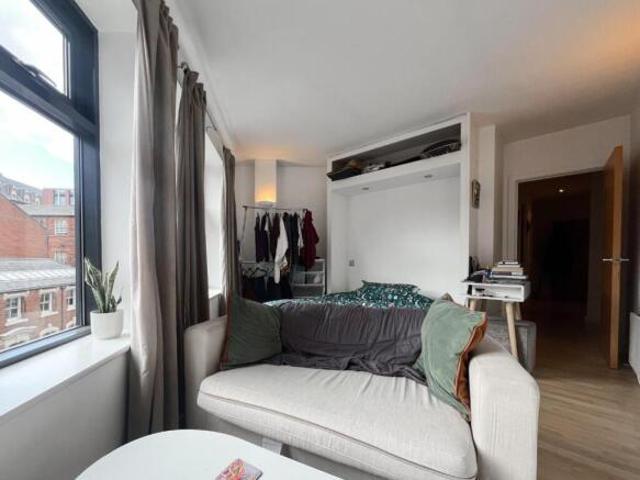 Studio flat for rent in Britannia House, Leeds, West Yorkshire, LS1