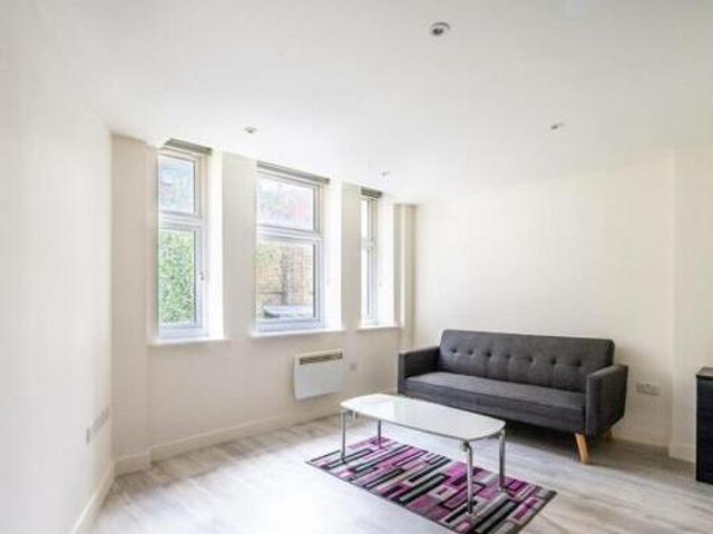 Studio Flat For Rent In Brixton, London