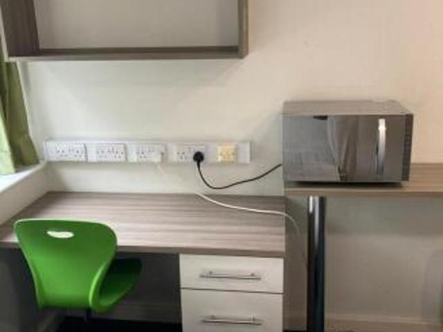 Studio flat for rent in Bridge Road, Birmingham, B8