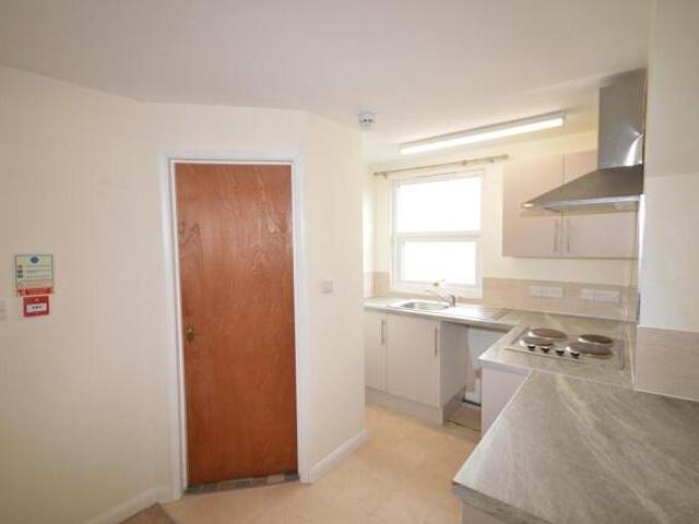 Studio flat for rent in Brighton Road, Worthing, BN11
