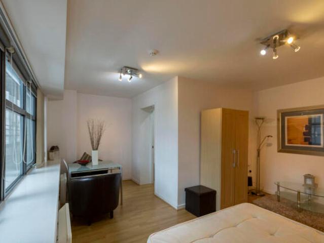 Studio flat for rent in Brindley House, Newhall Street, Jewellery Quarter, B3
