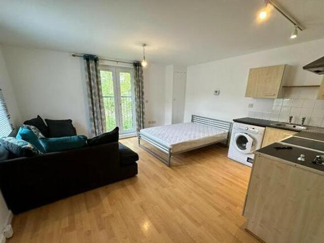 Studio Flat For Rent In Bristol