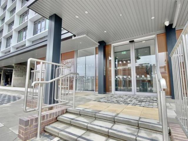 Studio flat for rent in Brunel House, The Hard, Portsmouth, PO1