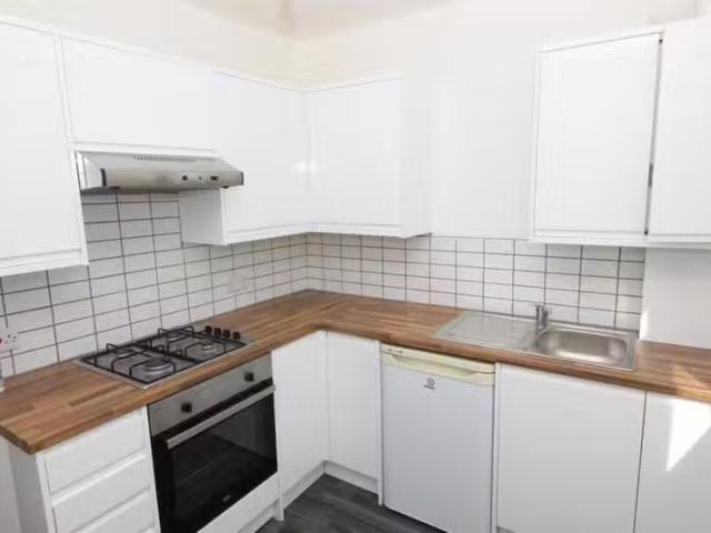 Studio flat for rent in Brunswick Road, HOVE, BN3