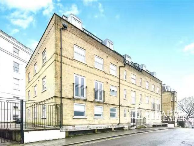 Studio flat for rent in Buckingham Place, Brighton, East Susin.