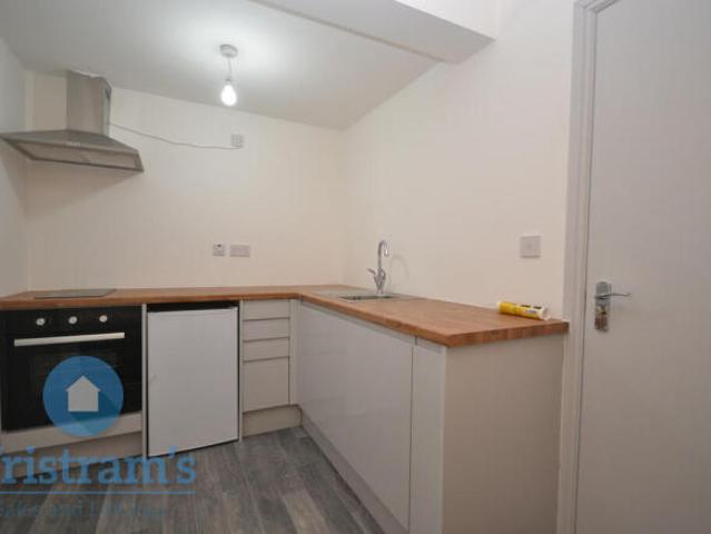 Studio flat for rent in Bulwer Road, Lenton, NG7