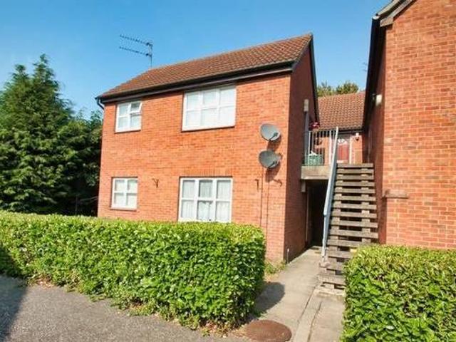 Studio flat for rent in Burton Place Chelmer Village CM2