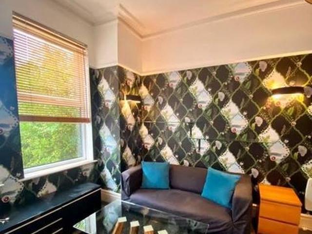 Studio flat for rent in Burton Road Manchester M20