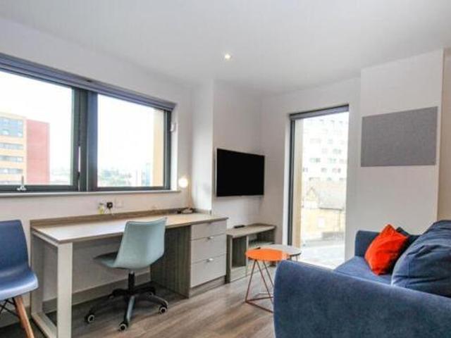 Studio Flat For Rent In Burley, Leeds