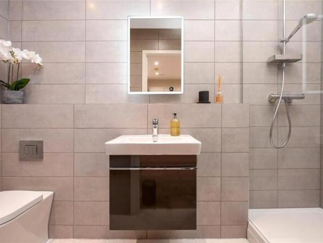 Studio flat for rent in Burleys Way, Leicester, LE1
