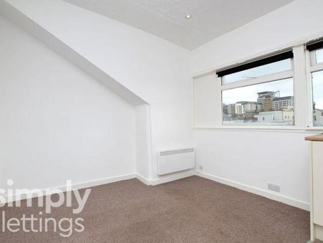 Studio flat for rent in Burlington Street, Brighton, BN2