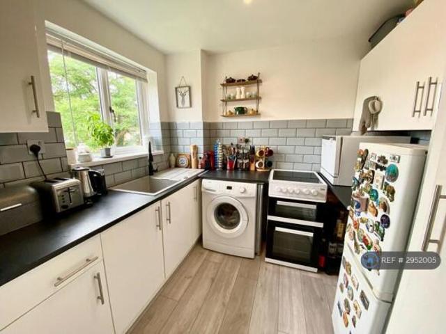 Studio flat for rent in Cambridge Gardens, London, N10