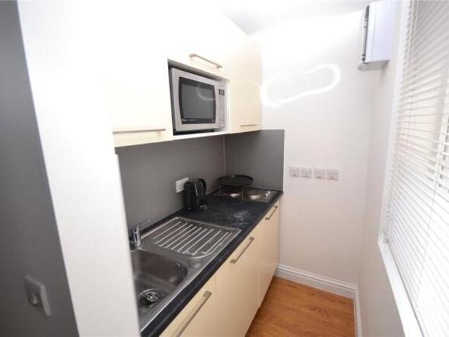Studio flat for rent in Camden High Street, Camden, London, NW1