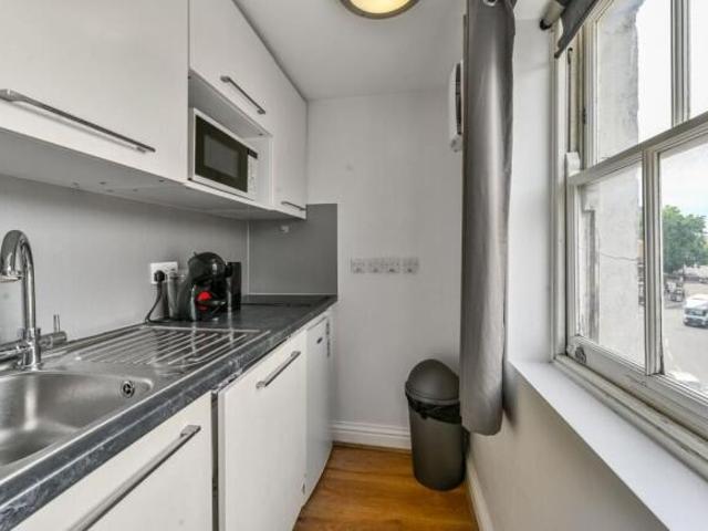 Studio flat for rent in Camden High Street, Camden, London, NW1