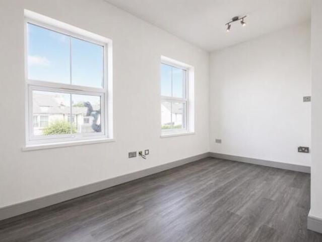 Studio flat for rent in Camden High Street, Camden Town, NW1